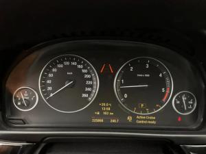 Black BMW 530 2010 in Riga, with an engine capacity of 3.00 L and mileage of 325 thousand km for 9900 €, photo 14 on AUTOMOTO.COM.LV