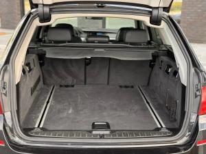 Black BMW 530 2010 in Riga, with an engine capacity of 3.00 L and mileage of 325 thousand km for 9900 €, photo 16 on AUTOMOTO.COM.LV
