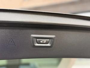 Black BMW 530 2010 in Riga, with an engine capacity of 3.00 L and mileage of 325 thousand km for 9900 €, photo 17 on AUTOMOTO.COM.LV