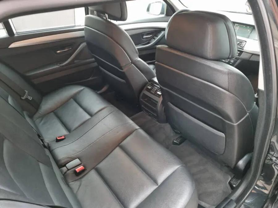 Melns BMW 530 2010 Jēkabpils, ar dzinēja tilpumu 3.00 L un nobraukumu 271 tūkst. km par 10100 €, foto 20 vietnē AUTOMOTO.COM.LV