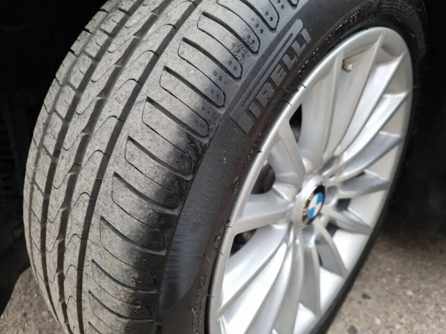 Melns BMW 530 2010 Jēkabpils, ar dzinēja tilpumu 3.00 L un nobraukumu 271 tūkst. km par 10100 €, foto 29 vietnē AUTOMOTO.COM.LV