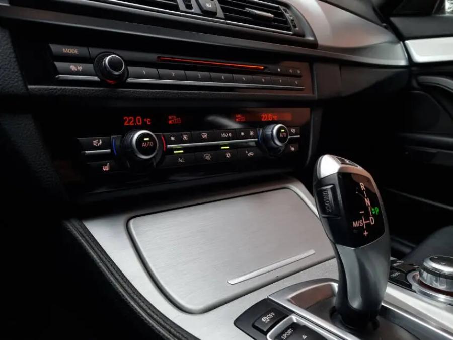 Melns BMW 530 2010 Jēkabpils, ar dzinēja tilpumu 3.00 L un nobraukumu 271 tūkst. km par 10100 €, foto 34 vietnē AUTOMOTO.COM.LV