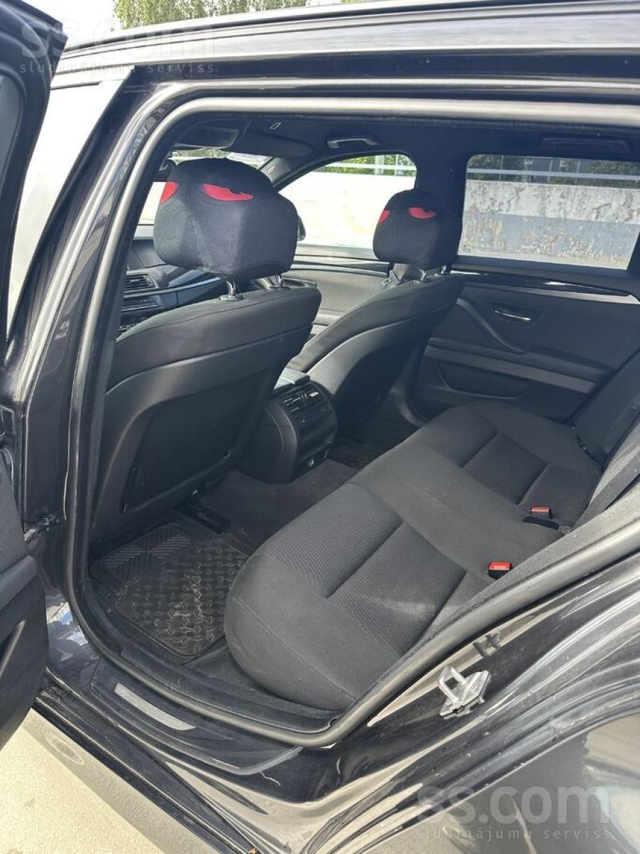Melns BMW 530 2010 Rīga, ar dzinēja tilpumu 3.00 L un nobraukumu 251 tūkst. km par 7300 €, foto 12 vietnē AUTOMOTO.COM.LV