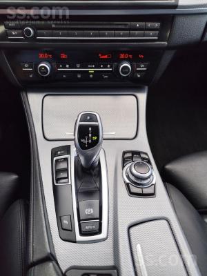 Melns BMW 530 2010 Jelgava, ar dzinēja tilpumu 3.00 L un nobraukumu 382 tūkst. km par 7900 €, foto 10 vietnē AUTOMOTO.COM.LV