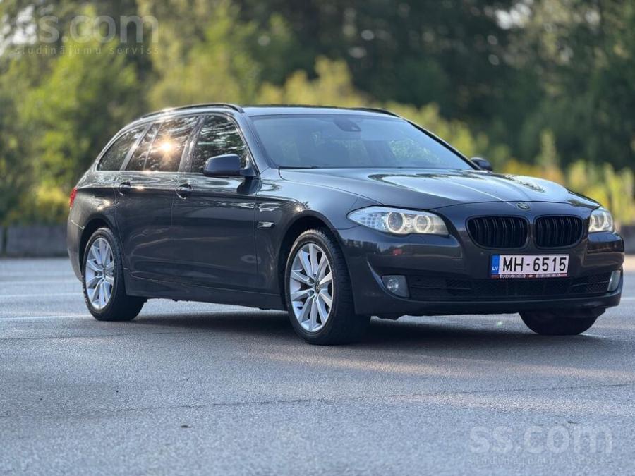 Black BMW 530 2010 in Riga, with an engine capacity of 3.00 L and mileage of 310 thousand km for 7250 €, photo 3 on AUTOMOTO.COM.LV