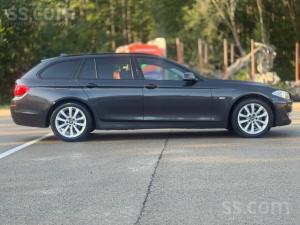 Black BMW 530 2010 in Riga, with an engine capacity of 3.00 L and mileage of 310 thousand km for 7250 €, photo 9 on AUTOMOTO.COM.LV