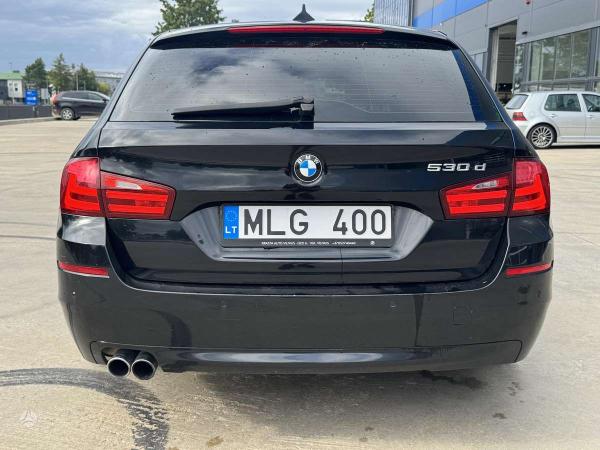 Black BMW 530 2010 in Panevezys, with an engine capacity of 2.99 L and mileage of 298 thousand km for 5300 €, photo 8 on AUTOMOTO.COM.LV