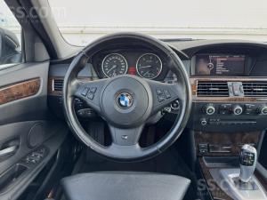 Black BMW 530 2010 in Riga, with an engine capacity of 3.00 L and mileage of 344 thousand km for 6480 €, photo 17 on AUTOMOTO.COM.LV