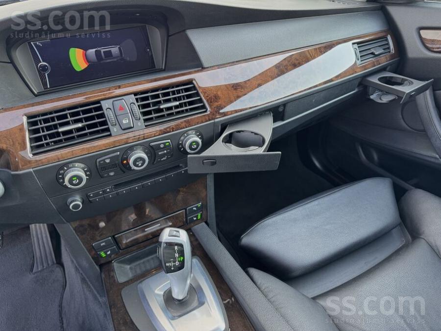 Black BMW 530 2010 in Riga, with an engine capacity of 3.00 L and mileage of 344 thousand km for 6480 €, photo 18 on AUTOMOTO.COM.LV