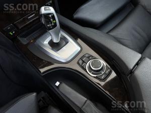 Black BMW 530 2010 in Riga, with an engine capacity of 3.00 L and mileage of 344 thousand km for 6480 €, photo 19 on AUTOMOTO.COM.LV
