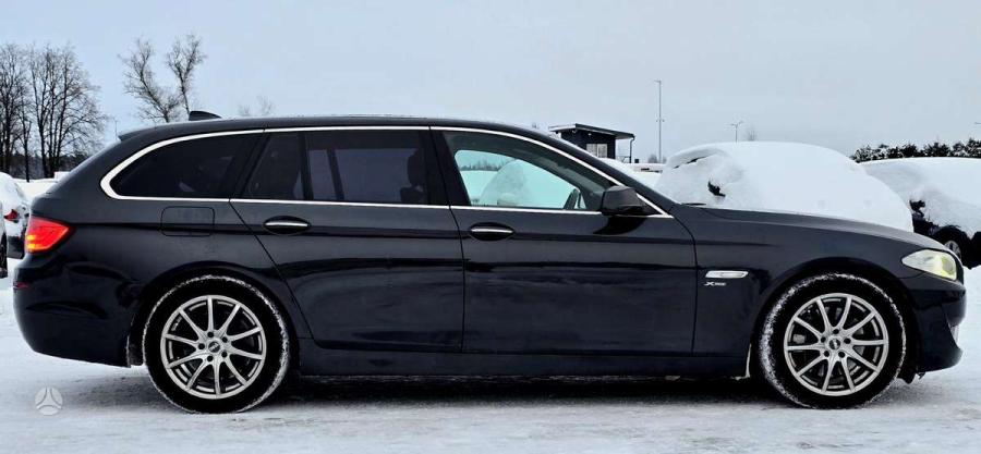 Melns BMW 530 2011 Tauragė, ar dzinēja tilpumu 2.99 L un nobraukumu 276 tūkst. km par 7250 €, foto 6 vietnē AUTOMOTO.COM.LV