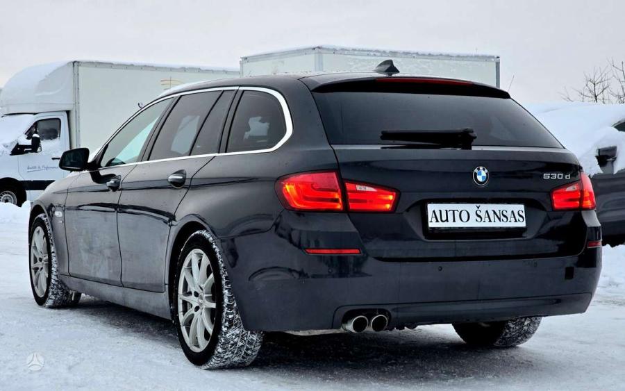 Melns BMW 530 2011 Tauragė, ar dzinēja tilpumu 2.99 L un nobraukumu 276 tūkst. km par 7250 €, foto 7 vietnē AUTOMOTO.COM.LV