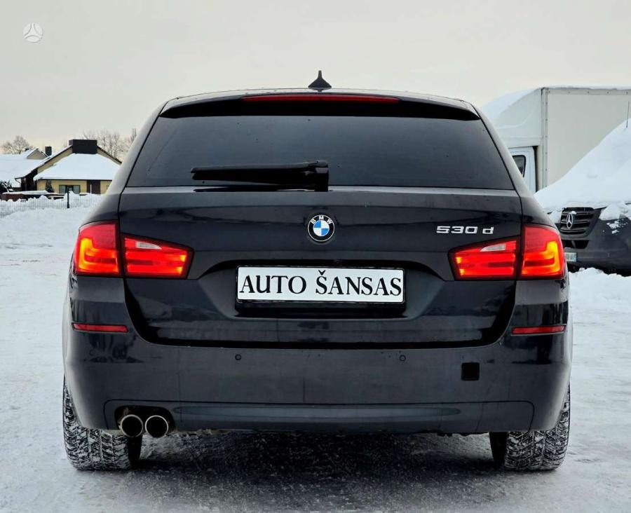 Melns BMW 530 2011 Tauragė, ar dzinēja tilpumu 2.99 L un nobraukumu 276 tūkst. km par 7250 €, foto 9 vietnē AUTOMOTO.COM.LV