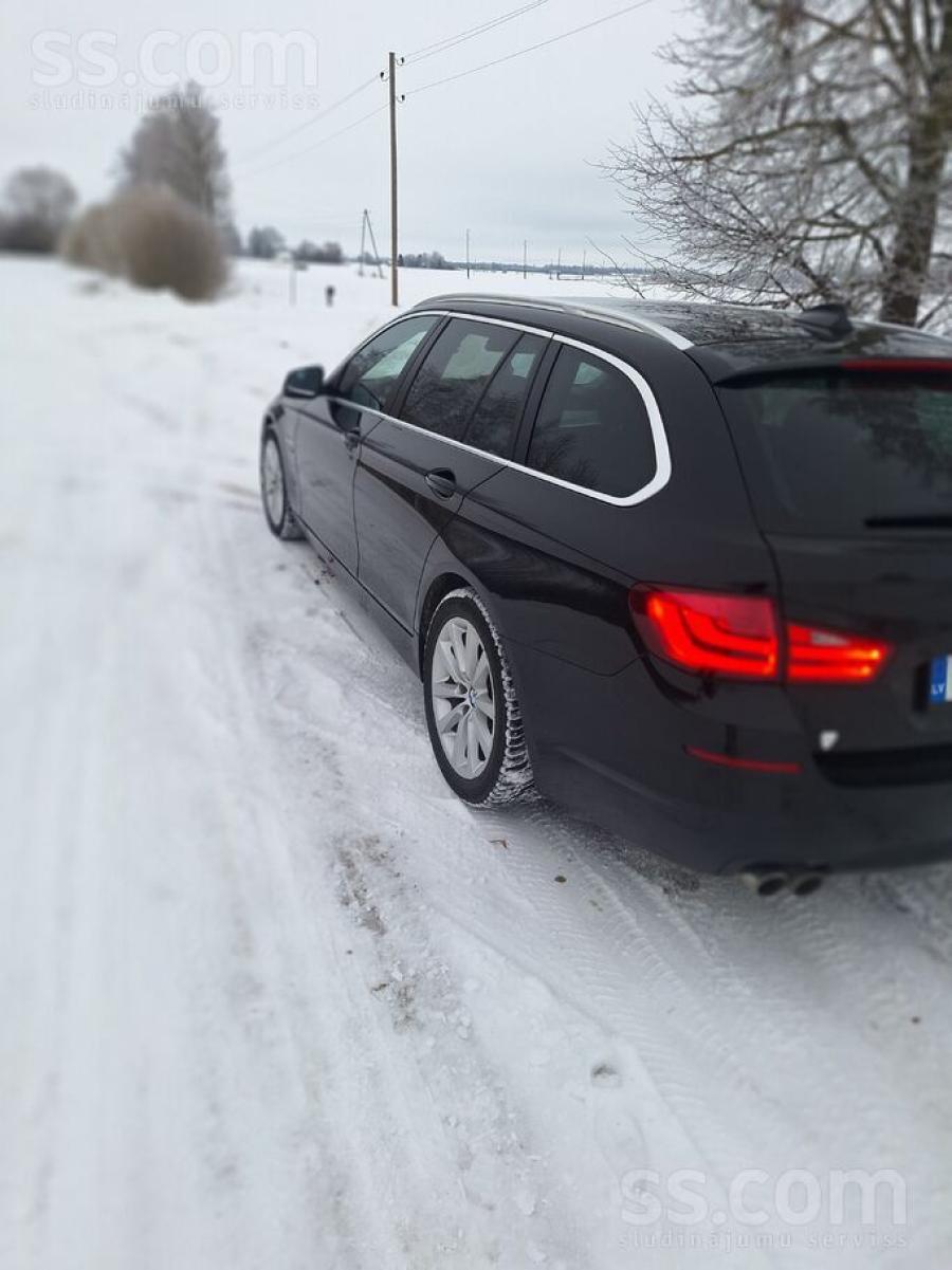 Black BMW 530 2011 in Bauska, with an engine capacity of 3.00 L and mileage of 348 thousand km for 9300 €, photo 2 on AUTOMOTO.COM.LV
