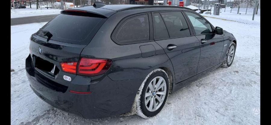 Black BMW 530 2011 in Kaunas, with an engine capacity of 3.00 L and mileage of 397 thousand km for 7350 €, photo 4 on AUTOMOTO.COM.LV