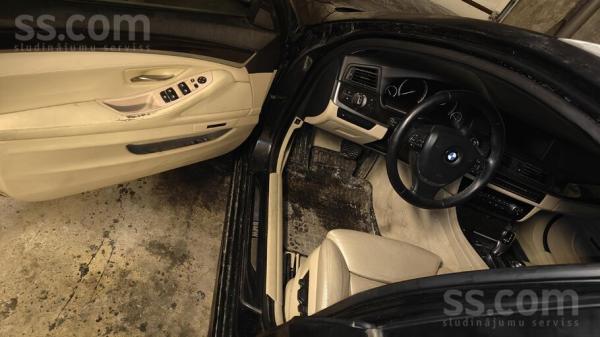 Black BMW 530 2011 in Ogre, with an engine capacity of 3.00 L and mileage of 370 thousand km for 5800 €, photo 4 on AUTOMOTO.COM.LV
