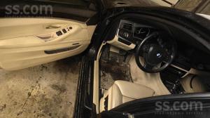 Melns BMW 530 2011 Ogre, ar dzinēja tilpumu 3.00 L un nobraukumu 370 tūkst. km par 5800 €, foto 4 vietnē AUTOMOTO.COM.LV