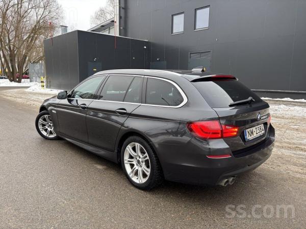 Black BMW 530 2011 in Riga, with an engine capacity of 3.00 L and mileage of 315 thousand km for 8450 €, photo 2 on AUTOMOTO.COM.LV