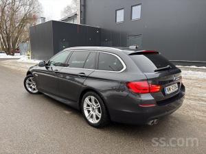 Black BMW 530 2011 in Riga, with an engine capacity of 3.00 L and mileage of 315 thousand km for 8450 €, photo 2 on AUTOMOTO.COM.LV