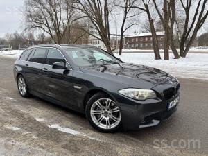 Black BMW 530 2011 in Riga, with an engine capacity of 3.00 L and mileage of 315 thousand km for 8450 €, photo 3 on AUTOMOTO.COM.LV