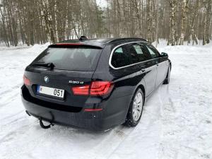 Black BMW 530 2011 in Pasvalys, with an engine capacity of 2.99 L and mileage of 290 thousand km for 8500 €, photo 5 on AUTOMOTO.COM.LV