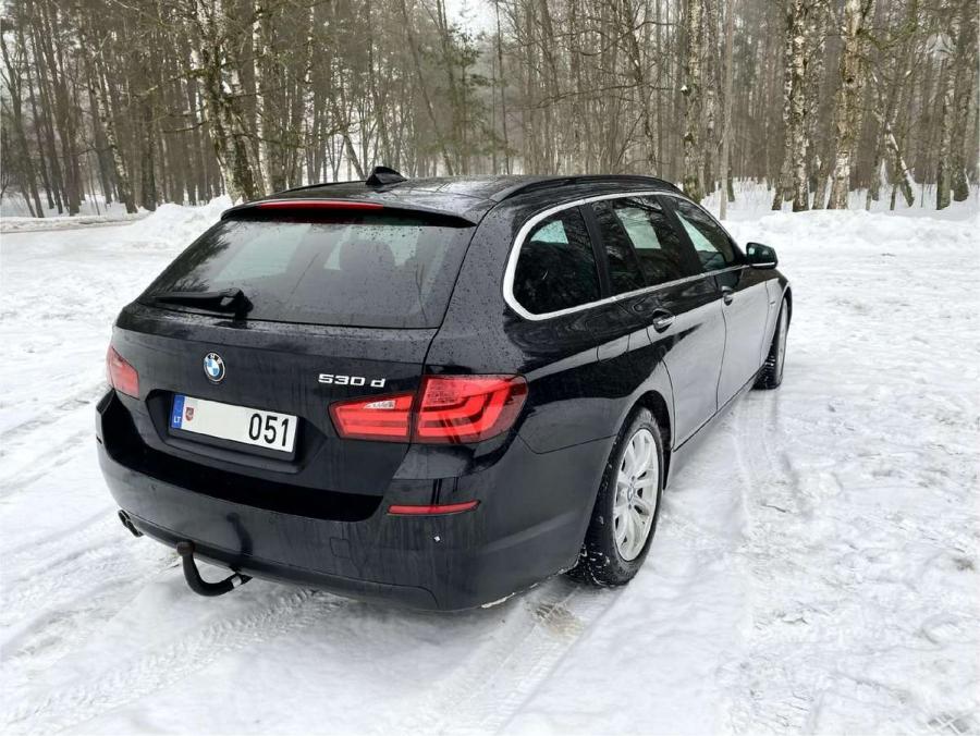 Black BMW 530 2011 in Pasvalys, with an engine capacity of 2.99 L and mileage of 290 thousand km for 8500 €, photo 5 on AUTOMOTO.COM.LV