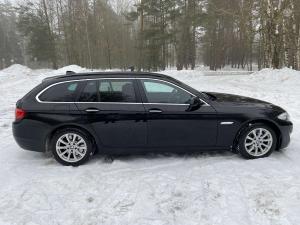 Black BMW 530 2011 in Pasvalys, with an engine capacity of 2.99 L and mileage of 290 thousand km for 8500 €, photo 6 on AUTOMOTO.COM.LV