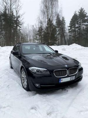 Black BMW 530 2011 in Pasvalys, with an engine capacity of 2.99 L and mileage of 290 thousand km for 8500 €, photo 8 on AUTOMOTO.COM.LV