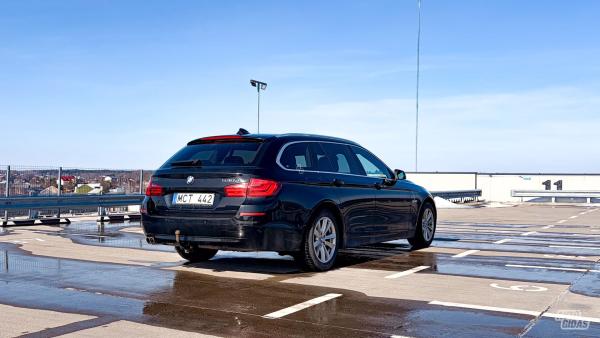 Melns BMW 530 2011 Viļņa, ar dzinēja tilpumu 3.00 L un nobraukumu 399 tūkst. km par 6800 €, foto 5 vietnē AUTOMOTO.COM.LV