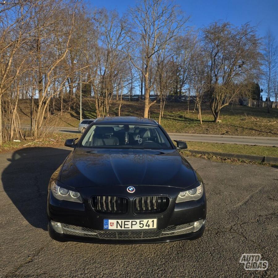 Black BMW 530 2011 in Klaipeda, with an engine capacity of 3.00 L and mileage of 332 thousand km for 8200 €, photo 1 on AUTOMOTO.COM.LV