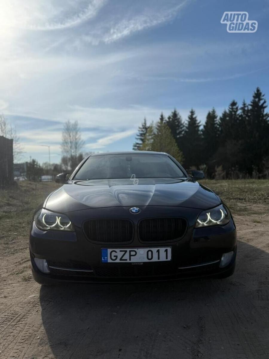 Black BMW 530 2011 in Klaipeda, with an engine capacity of 3.00 L and mileage of 454 thousand km for 7800 €, photo 1 on AUTOMOTO.COM.LV