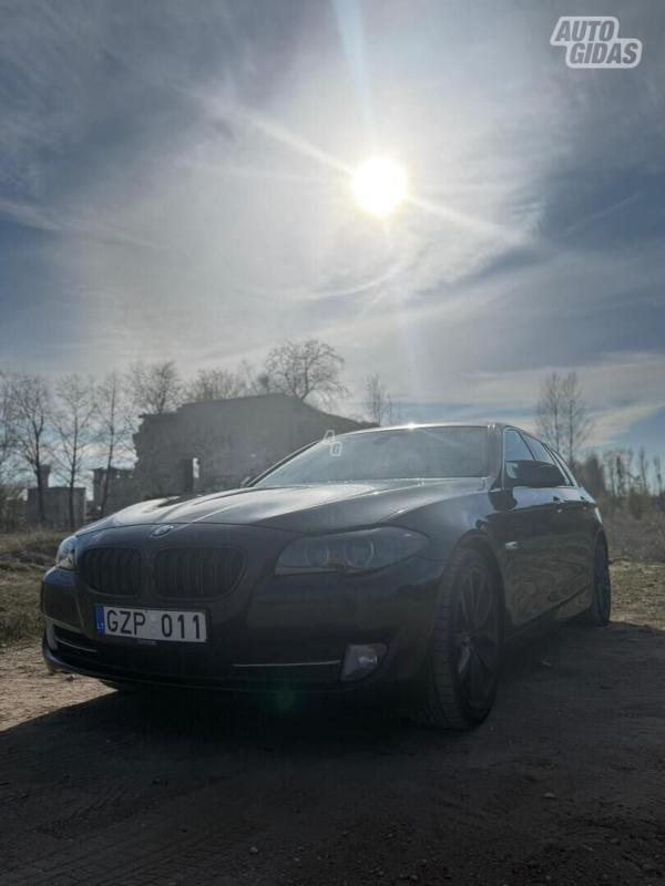 Black BMW 530 2011 in Klaipeda, with an engine capacity of 3.00 L and mileage of 454 thousand km for 7800 €, photo 3 on AUTOMOTO.COM.LV