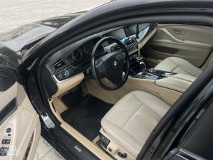 Black BMW 530 2011 in Taurage, with an engine capacity of 3.00 L and mileage of 293 thousand km for 6800 €, photo 4 on AUTOMOTO.COM.LV
