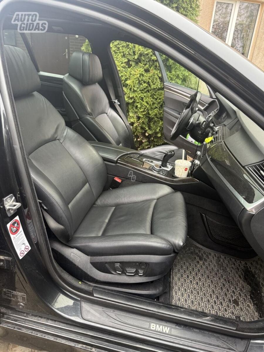 Melns BMW 530 2011 Viļņa, ar dzinēja tilpumu 3.00 L un nobraukumu 309 tūkst. km par 11999 €, foto 13 vietnē AUTOMOTO.COM.LV
