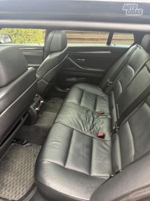 Melns BMW 530 2011 Viļņa, ar dzinēja tilpumu 3.00 L un nobraukumu 309 tūkst. km par 11999 €, foto 17 vietnē AUTOMOTO.COM.LV