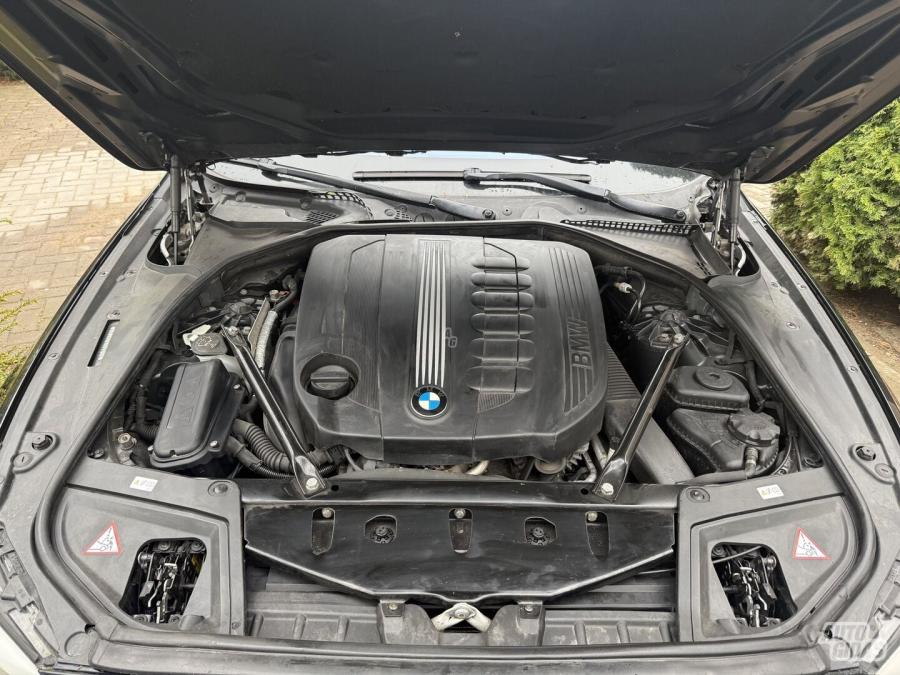 Melns BMW 530 2011 Viļņa, ar dzinēja tilpumu 3.00 L un nobraukumu 309 tūkst. km par 11999 €, foto 23 vietnē AUTOMOTO.COM.LV