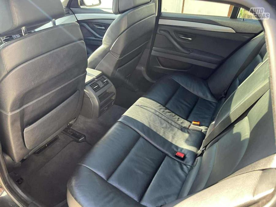 Black BMW 530 2011 in Vilnius, with an engine capacity of 3.00 L and mileage of 325 thousand km for 5200 €, photo 6 on AUTOMOTO.COM.LV