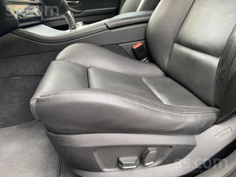 Black BMW 530 2011 in Riga, with an engine capacity of 3.00 L and mileage of 256 thousand km for 10500 €, photo 14 on AUTOMOTO.COM.LV