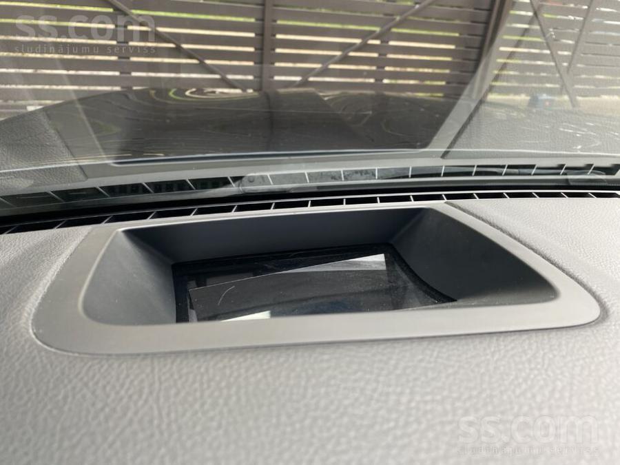 Black BMW 530 2011 in Riga, with an engine capacity of 3.00 L and mileage of 256 thousand km for 10500 €, photo 22 on AUTOMOTO.COM.LV