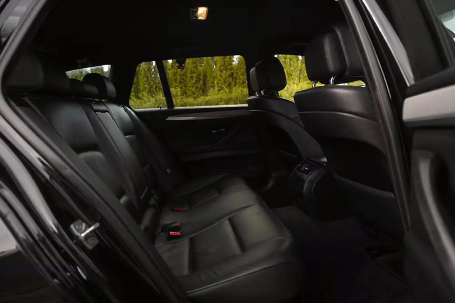 Melns BMW 530 2011 Jelgava, ar dzinēja tilpumu 3.00 L un nobraukumu 280 tūkst. km par 12700 €, foto 17 vietnē AUTOMOTO.COM.LV