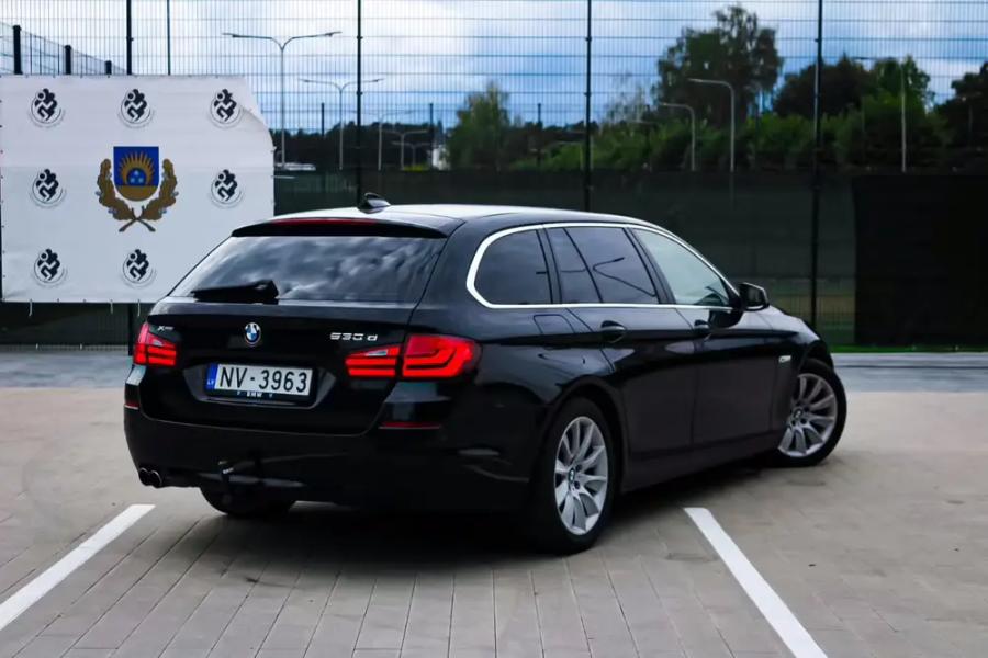 Melns BMW 530 2011 Jelgava, ar dzinēja tilpumu 3.00 L un nobraukumu 269 tūkst. km par 9950 €, foto 6 vietnē AUTOMOTO.COM.LV