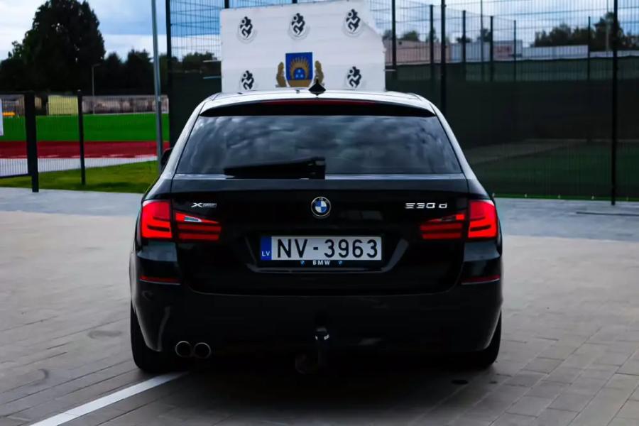 Melns BMW 530 2011 Jelgava, ar dzinēja tilpumu 3.00 L un nobraukumu 269 tūkst. km par 9950 €, foto 7 vietnē AUTOMOTO.COM.LV