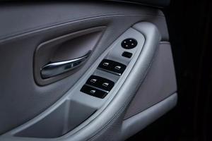 Melns BMW 530 2011 Jelgava, ar dzinēja tilpumu 3.00 L un nobraukumu 269 tūkst. km par 9950 €, foto 18 vietnē AUTOMOTO.COM.LV