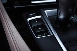 Melns BMW 530 2011 Jelgava, ar dzinēja tilpumu 3.00 L un nobraukumu 269 tūkst. km par 9950 €, foto 19 vietnē AUTOMOTO.COM.LV