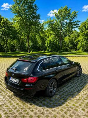 Black BMW 530 2011 in Vilnius, with an engine capacity of 3.00 L and mileage of 380 thousand km for 7400 €, photo 8 on AUTOMOTO.COM.LV