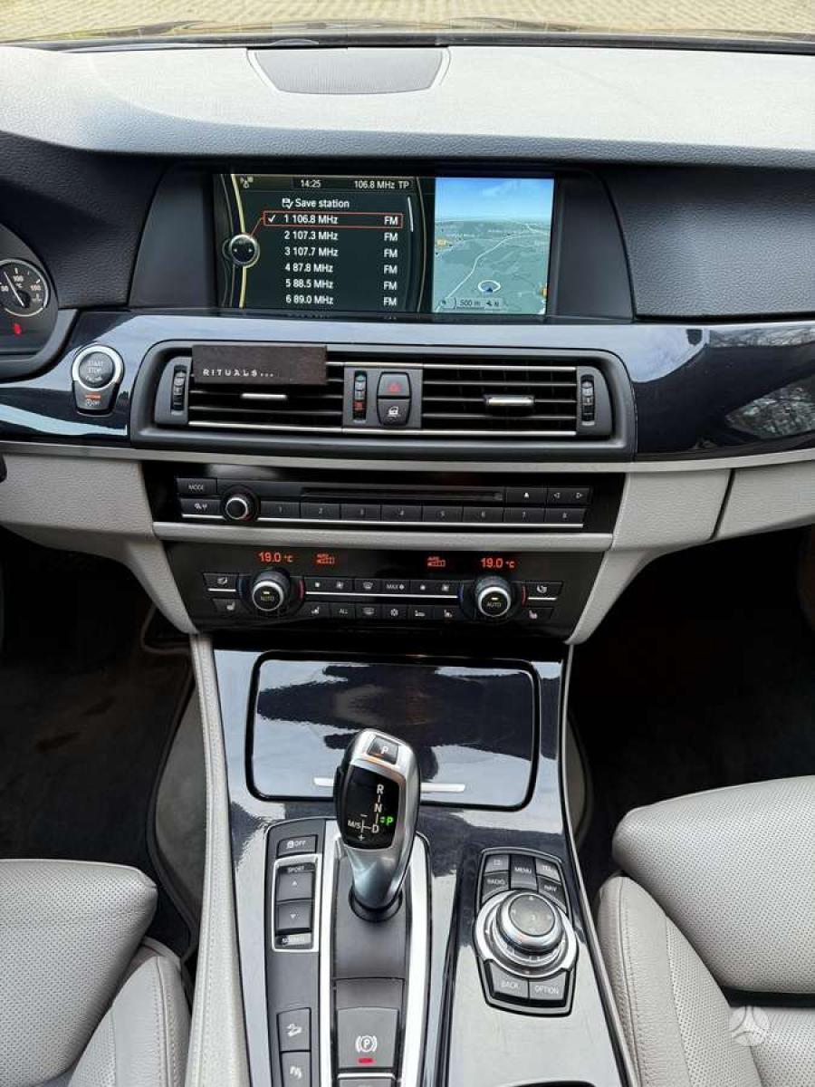 Black BMW 530 2011 in Vilnius, with an engine capacity of 3.00 L and mileage of 380 thousand km for 7400 €, photo 9 on AUTOMOTO.COM.LV
