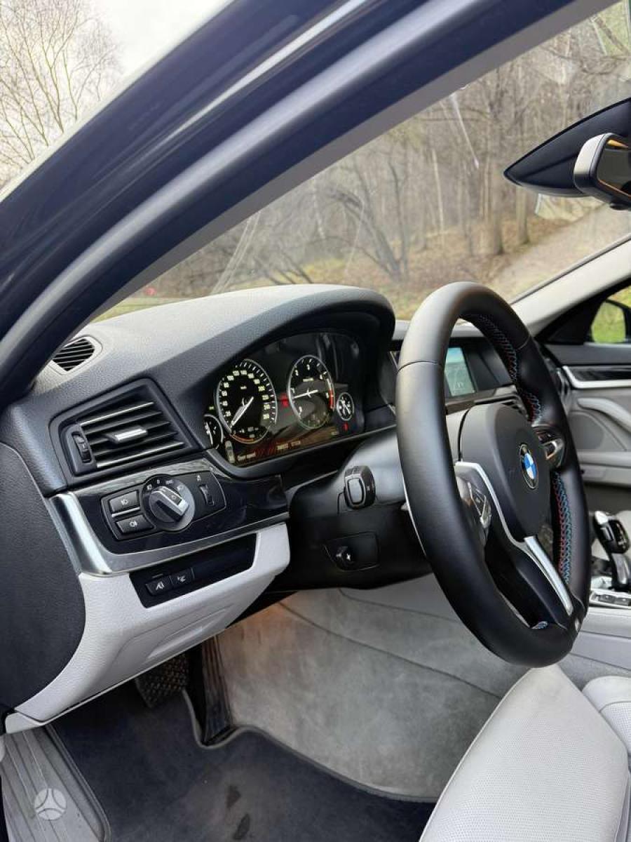 Black BMW 530 2011 in Vilnius, with an engine capacity of 3.00 L and mileage of 380 thousand km for 7400 €, photo 14 on AUTOMOTO.COM.LV