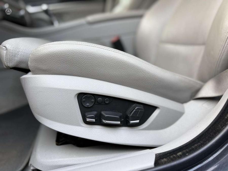 Black BMW 530 2011 in Vilnius, with an engine capacity of 3.00 L and mileage of 380 thousand km for 7400 €, photo 16 on AUTOMOTO.COM.LV