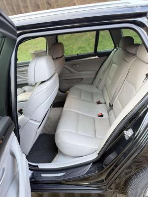 Black BMW 530 2011 in Vilnius, with an engine capacity of 3.00 L and mileage of 380 thousand km for 7400 €, photo 22 on AUTOMOTO.COM.LV