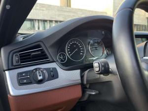 Melns BMW 530 2011 Viļņa, ar dzinēja tilpumu 2.99 L un nobraukumu 325 tūkst. km par 7800 €, foto 20 vietnē AUTOMOTO.COM.LV
